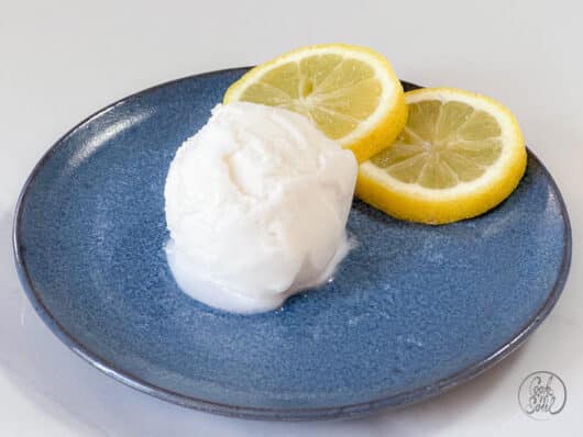 Zitroneneis selbst gemacht wie von der Eisdiele