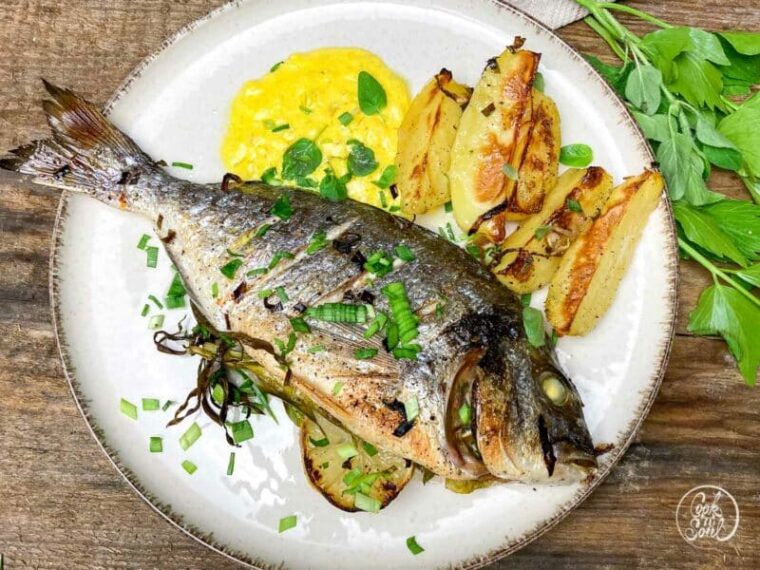 Wunderschone Dorade Im Backofen Zubereiten Bilder