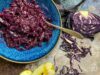 Selbst gemachter Rotkohl mit Rotwein Cassis Reduktion – Cook & Soul